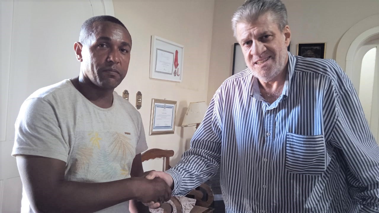 José Otávio pede desculpas a motorista ofendido por Romani